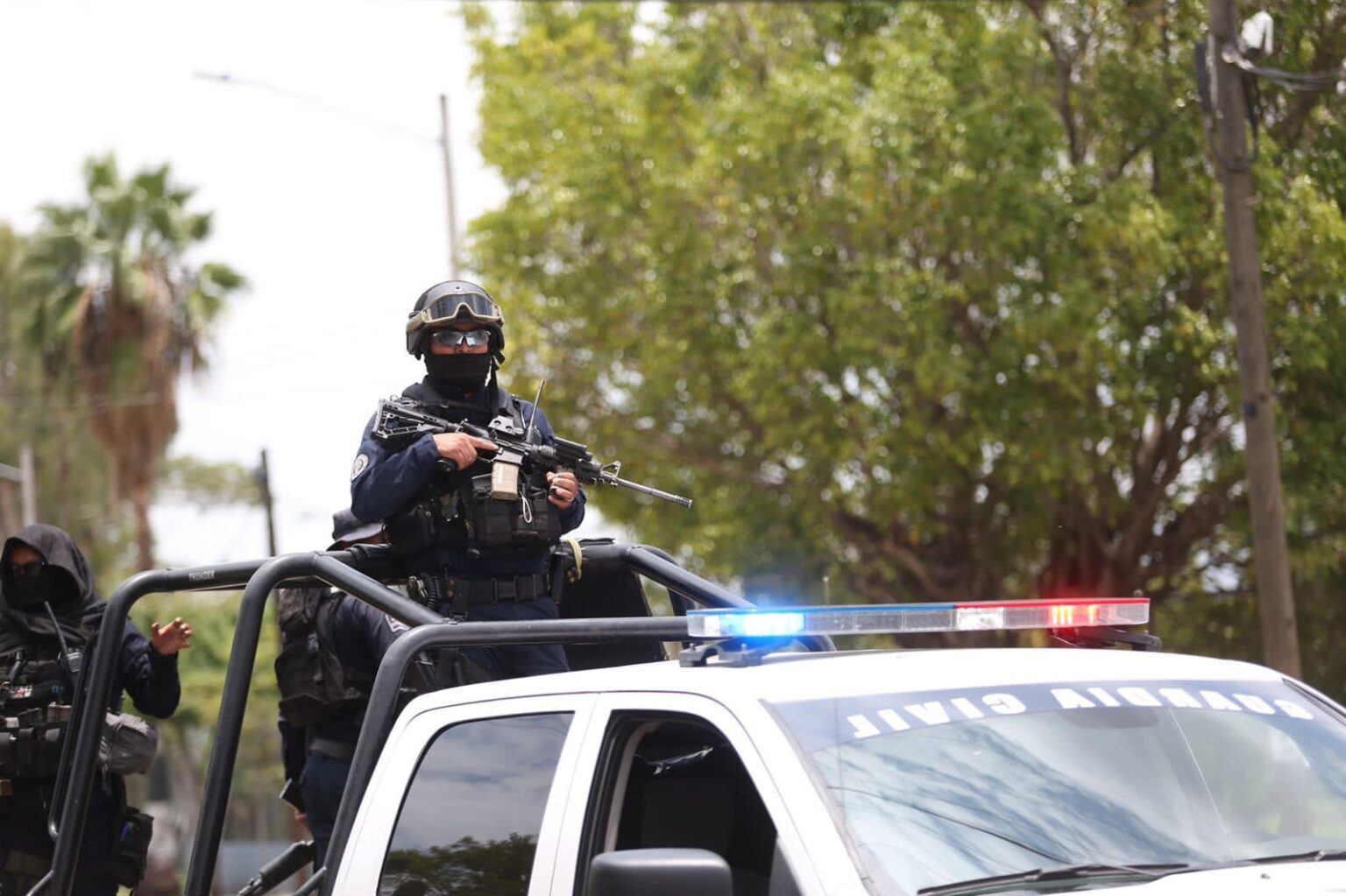 Michoacán Un Sujeto Lesiona A 2 Policías Municipales